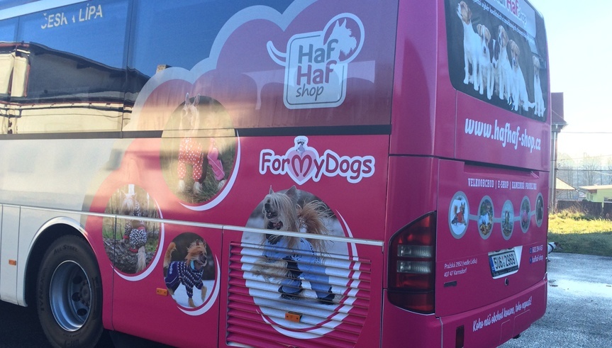 Náš první HafHaf-BUS – reportáž z olepu | HafHaf-shop.cz